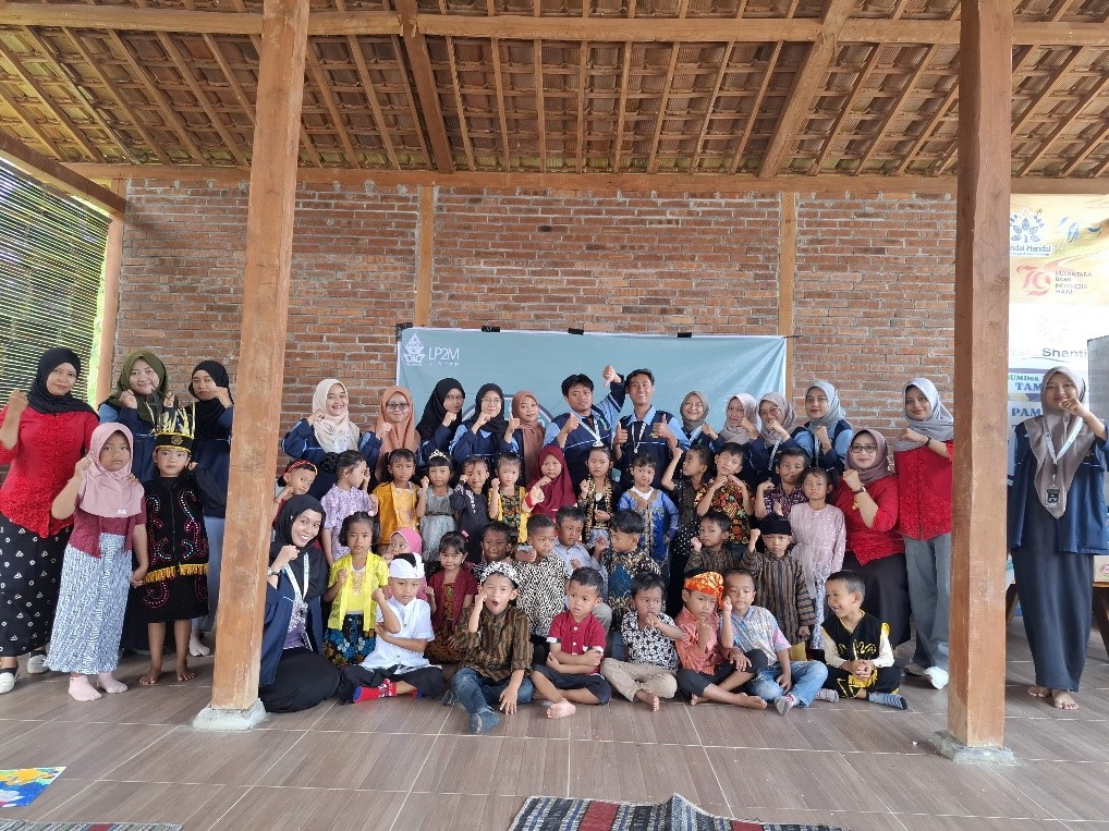 Meriahnya Peringatan Hari Sumpah Pemuda di TK Kartini Bersama Posko 28 KKN UIN Walisongo ...