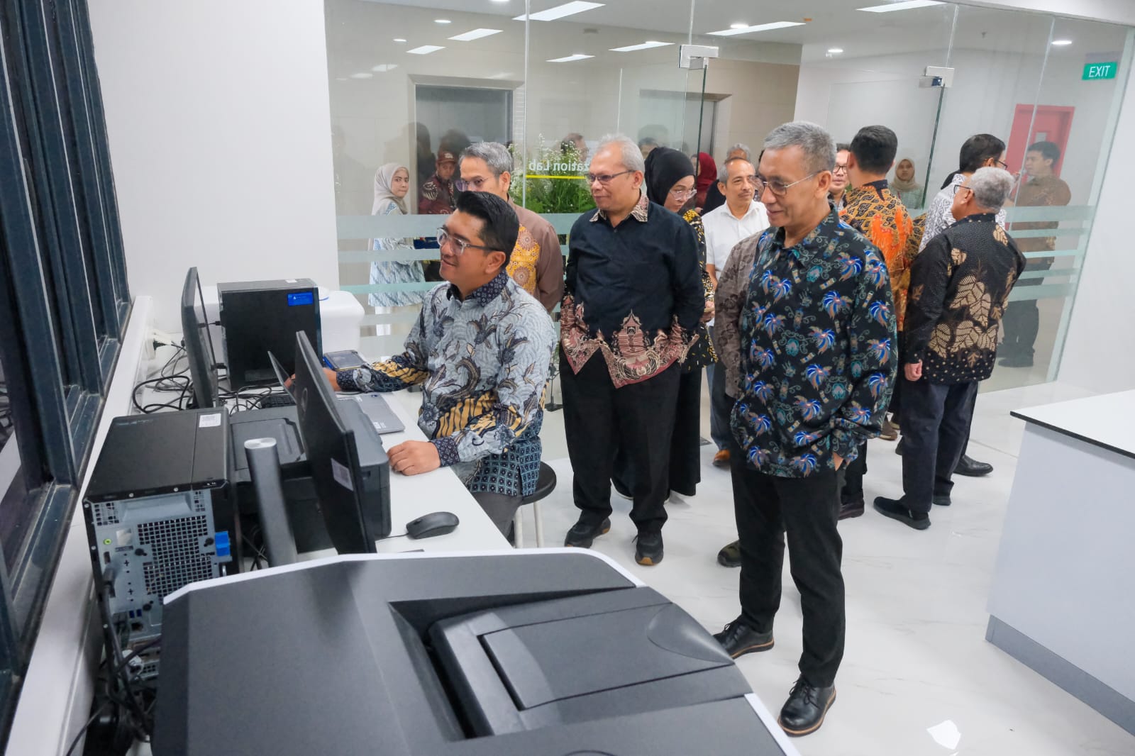 UI Perkuat Riset Interdisiplin dengan Lima Laboratorium Canggih untuk ...