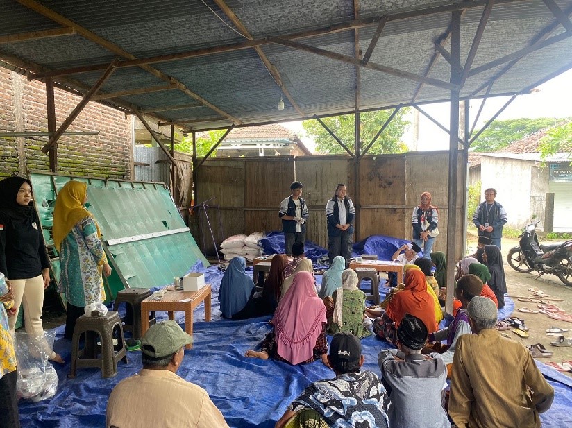 Kenali Stunting, Cegah Sejak Dini: Mahasiswa KKN-T UNDIP Berikan Edukasi Pencegahan Stunting ...